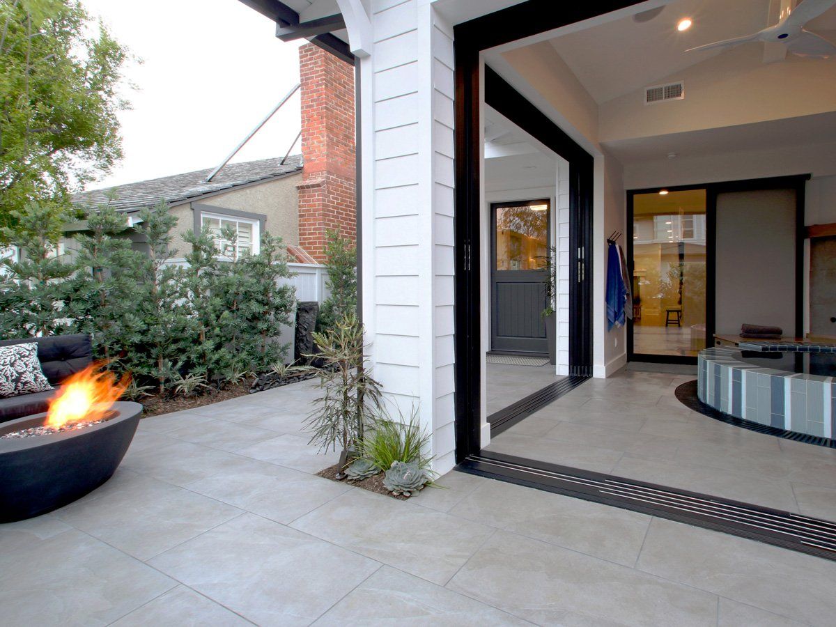 Ovale Edge Fire bowl fire table - ConcreteCreationsLA